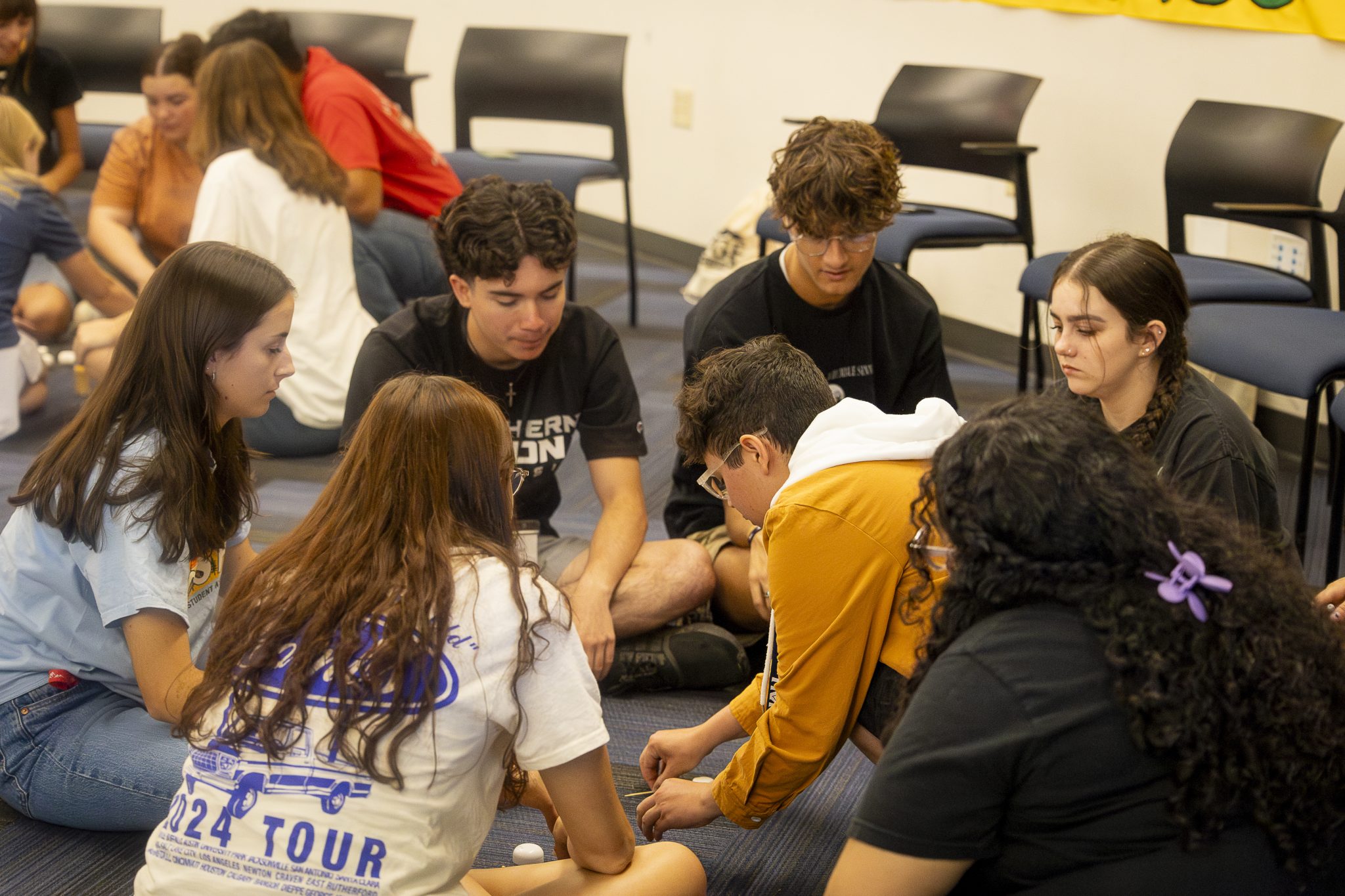 Helping first-year students adjust to college life – The NAU Review